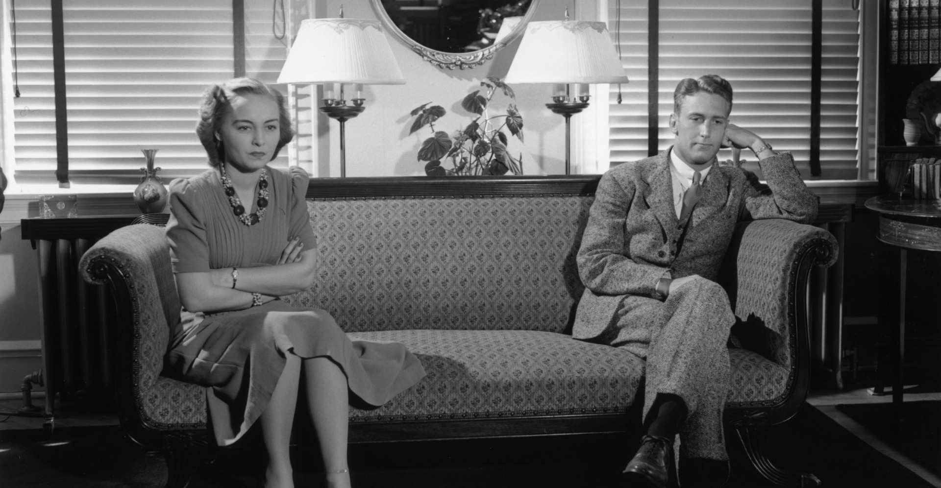 Signs of loneliness in a relationship, and how to cope