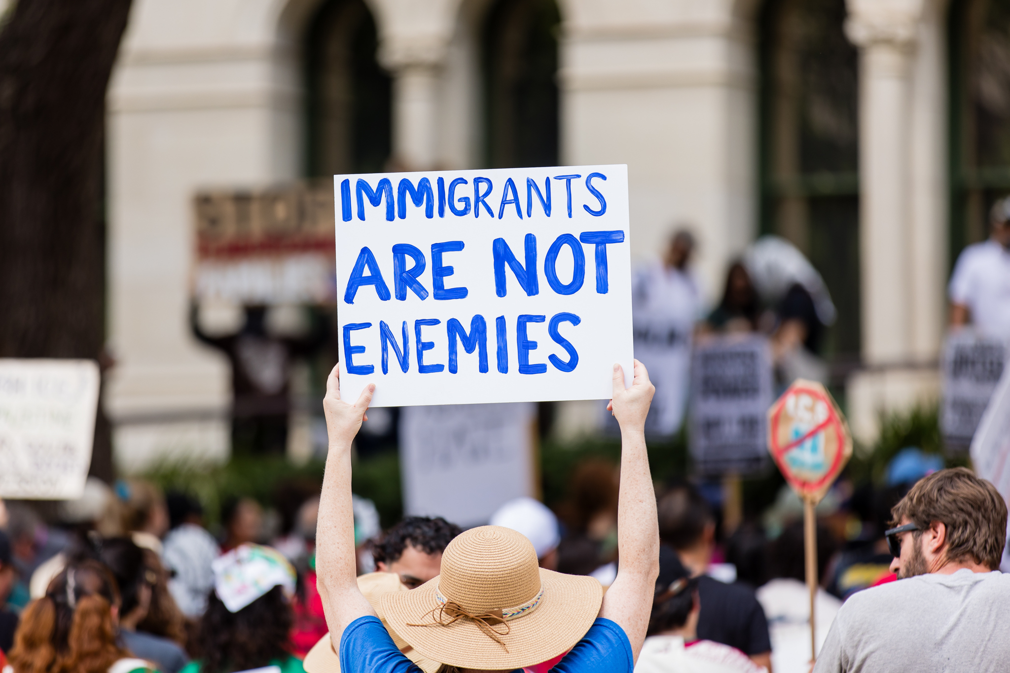 'FAFO': Gov. Abbott warns protestors not to 'cross the line' during ICE ...