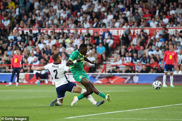 Roy Keane brands Kyle Walker 'LAZY' after Senegal blunder that saw ...