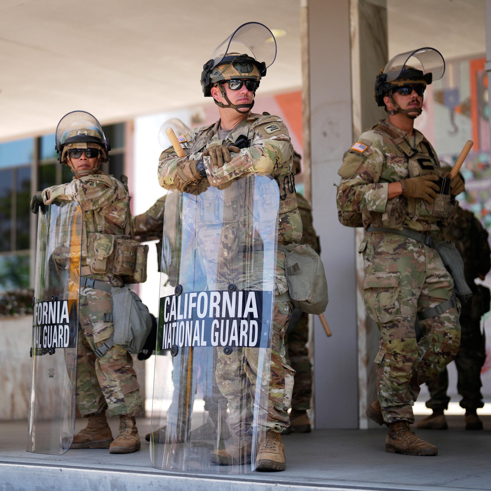 Trump admin. mobilizing 2,000 more National Guard troops for L.A. protests