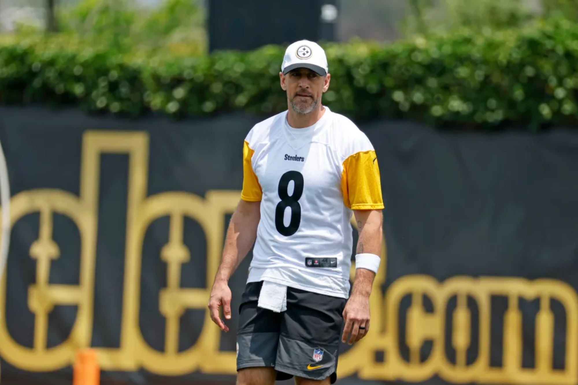 Full details of Aaron Rodgers’ contract with Steelers revealed ...