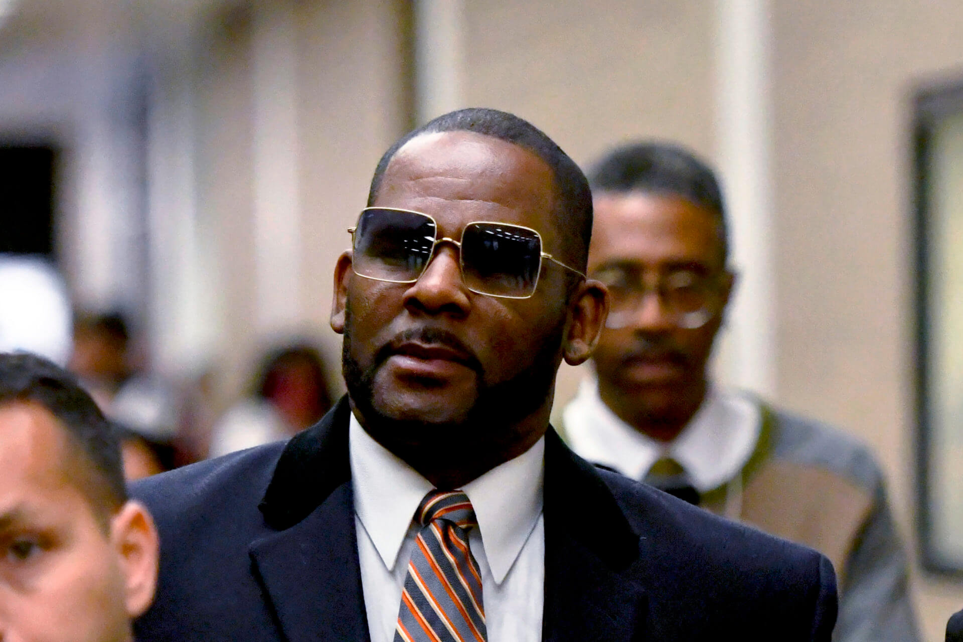 R. Kelly seeks release, cites murder plot by prison officials