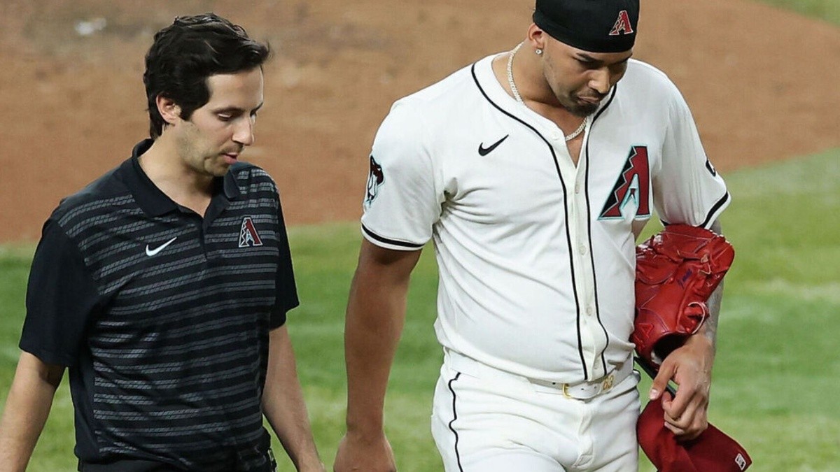 MLB: Diamondbacks Lose Star Closer to Injury, How Long Will He Be Out?