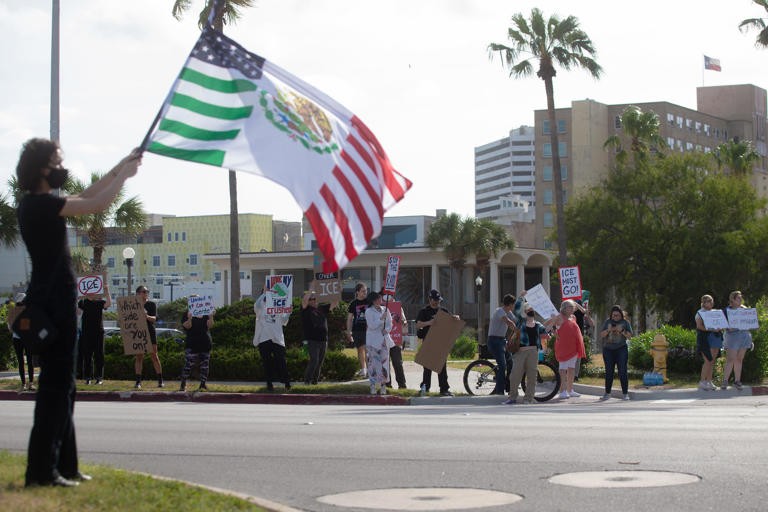 Corpus Christi residents protest immigration detentions after Los ...