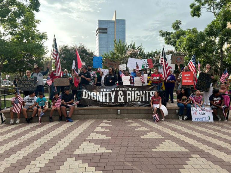 Immigrant advocates gather in Downtown El Paso in ‘solidarity’ with Los ...
