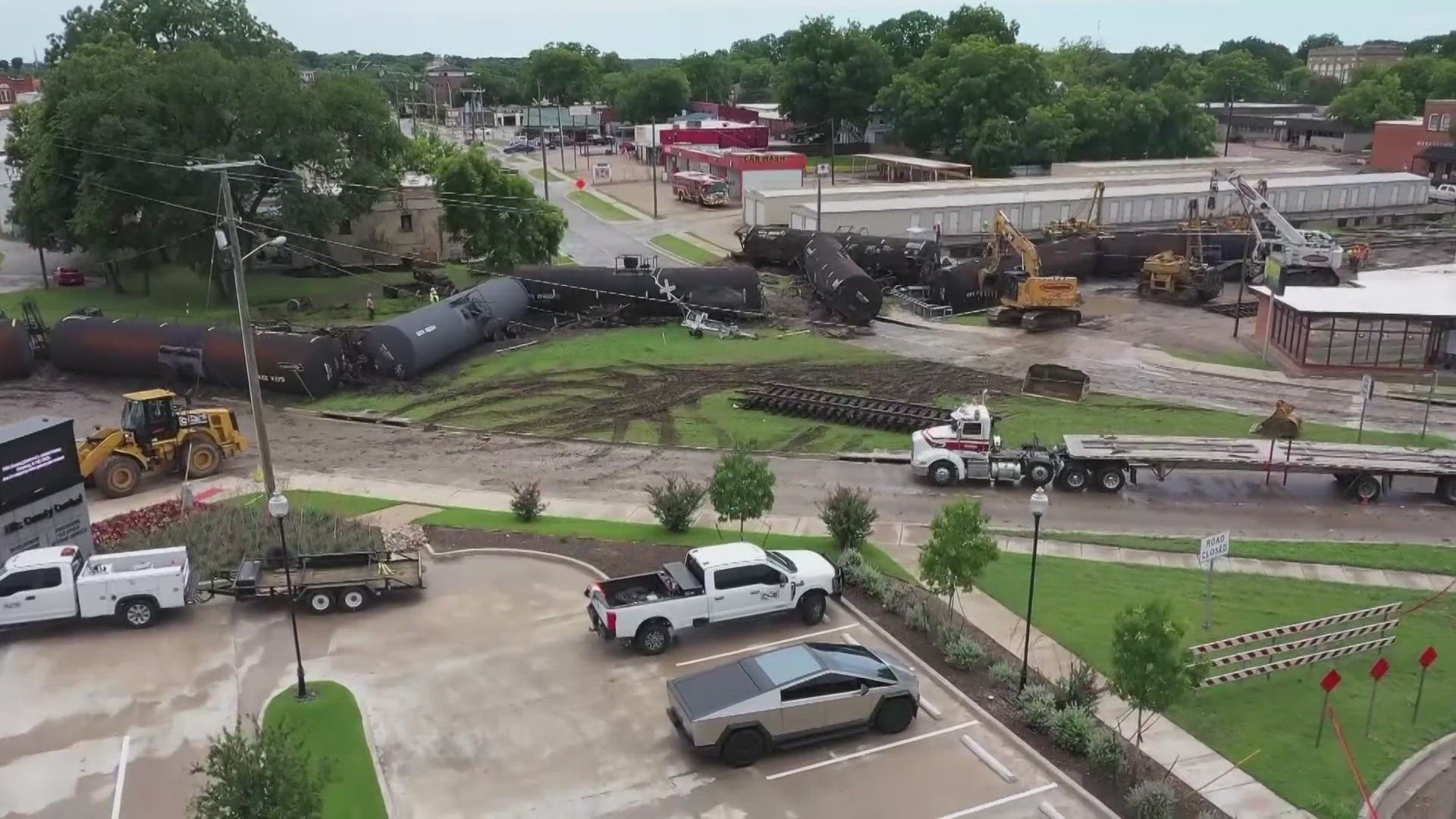Crews work to clean up after massive train derailment in Waxahachie