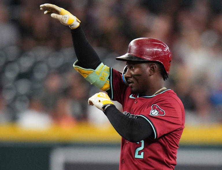 D-backs pile up extra-base hits in rout of Mariners
