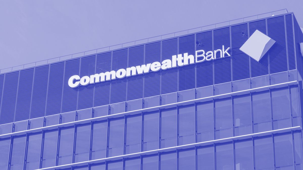 Commonwealth Bank sets intraday record as big banks rally