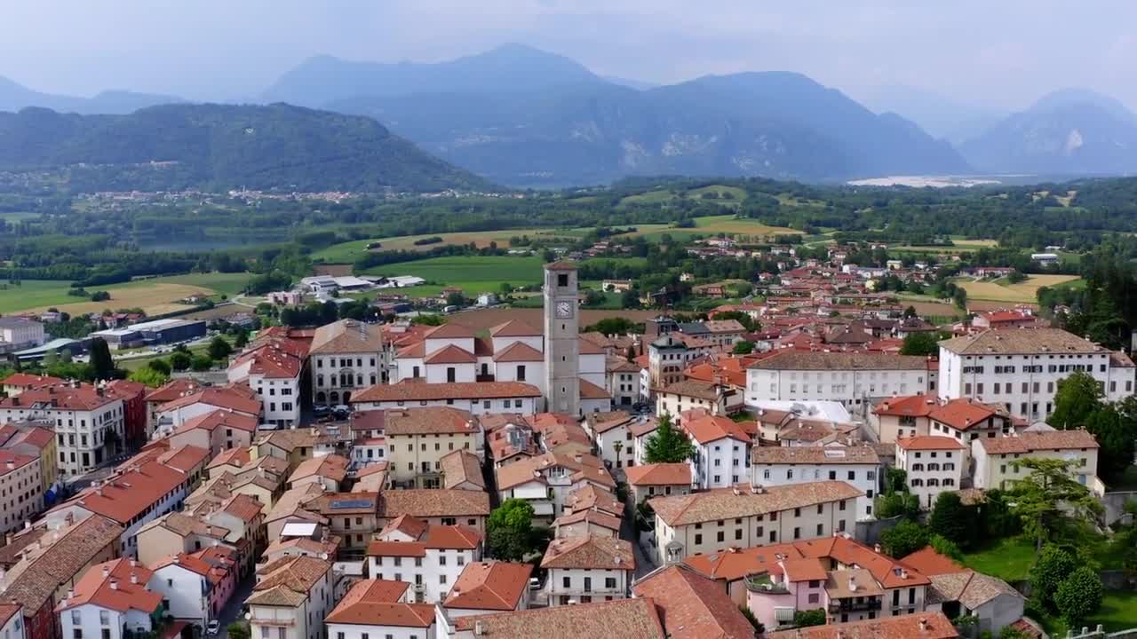 Sobrevoe Friuli Venezia Giulia: Vistas aéreas da beleza alpina