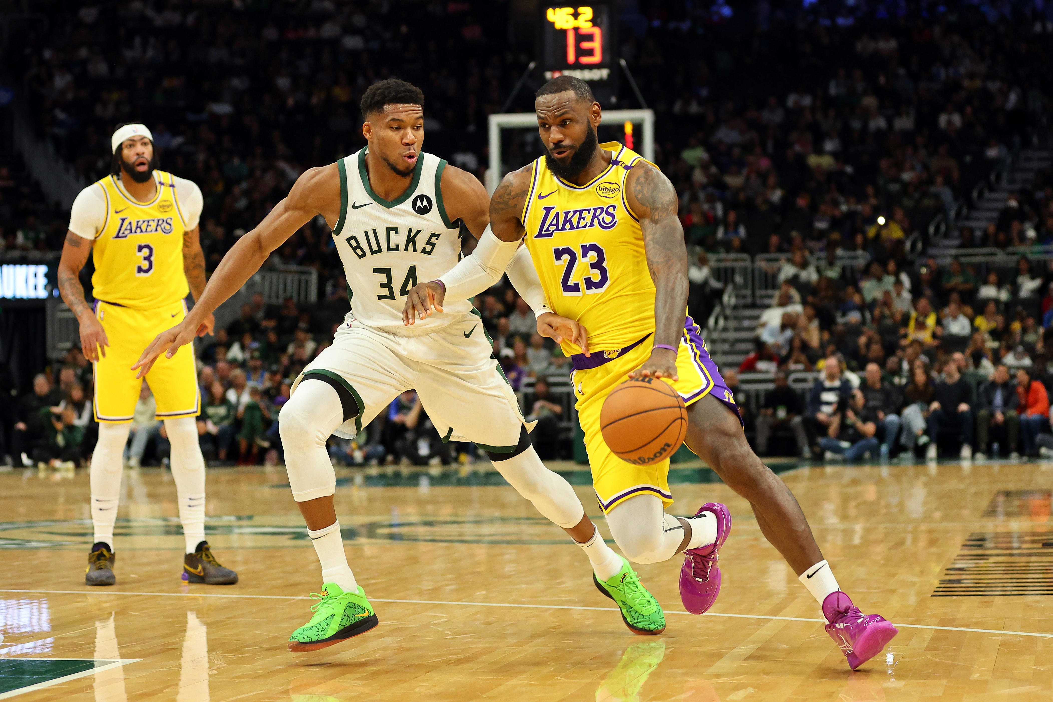 Bleacher Report mock trade swaps LeBron James for Giannis Antetokounmpo