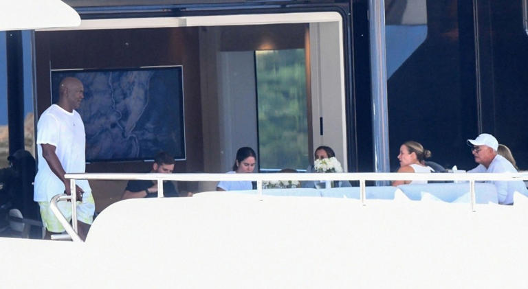 Michael Jordan, wife enjoy lavish Italy getaway aboard $115 million ...