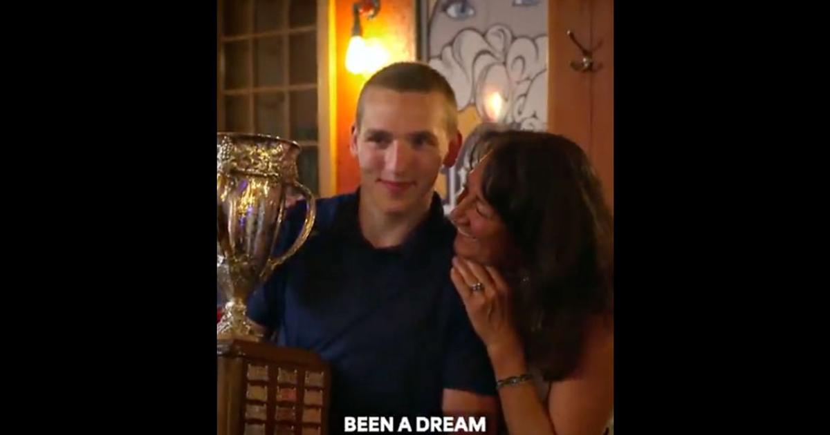 Lane Hutson’s family throws a giant party to surprise him with the ...