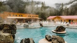 Nimo Jungle Hot Spring, Relaksasi Keluarga di Bandung, Liburan Seru ...
