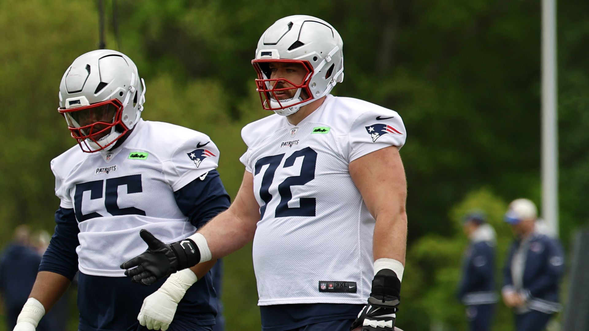 What placing Wes Schweitzer on the retired list means for the Patriots