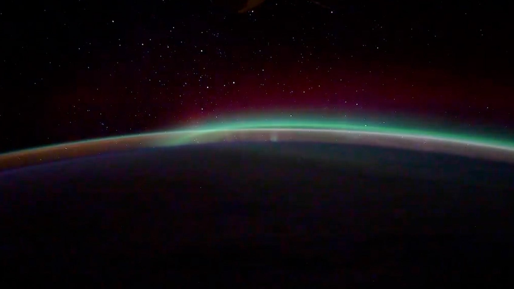 NASA Astronaut Shoots Breathtaking Aurora From Space