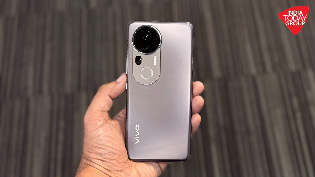 Vivo T4 Ultra launched for Rs 37,999: 50MP periscope camera, Dimensity ... Vivo T4 Ultra launched for Rs 37,999: 50MP periscope camera, Dimensity ...