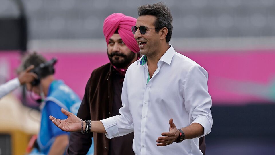 Wasim Akram’s statue in Hyderabad turns into comedy gold; social media reacts, ‘Astagfirullah’