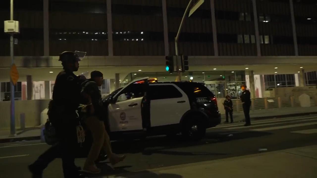 LA police swiftly enforce downtown curfew as protests against Trump's ...