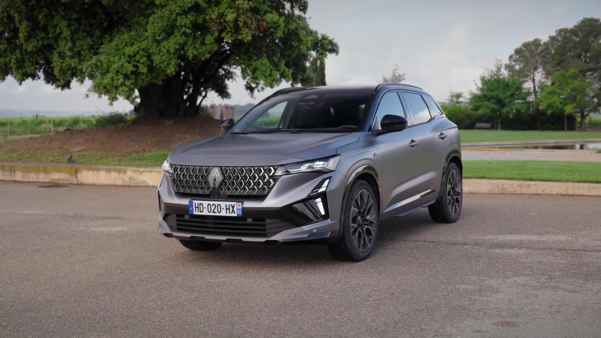 New Renault Austral Esprit Alpine Design in Satin Schist Grey