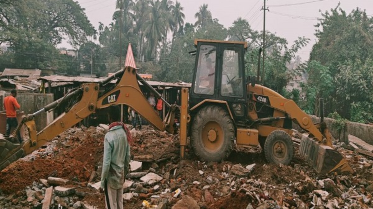 'Illegal' Lawyers' Chambers Demolished Near Prayagraj Court Complex As ...