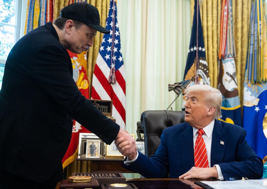 Elon Musk chiede scusa a Trump: «Mi pento per alcuni post»