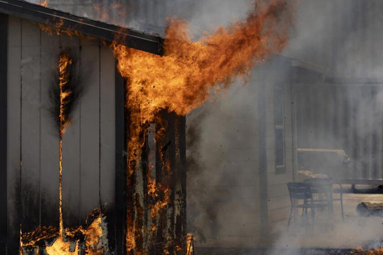 In a test, one home burns, the other is unscathed. A lesson for fire ...
