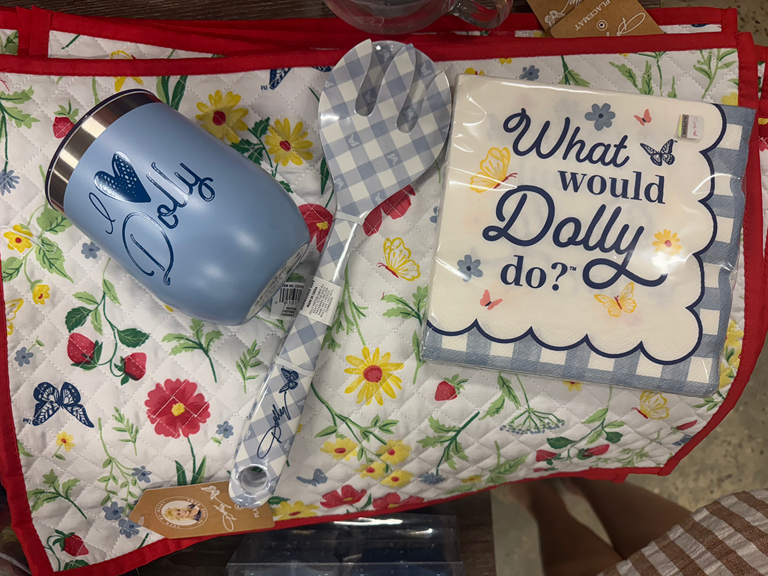 Dolly Parton’s Dollar General Collection Is Back—What to Shop Before It ...