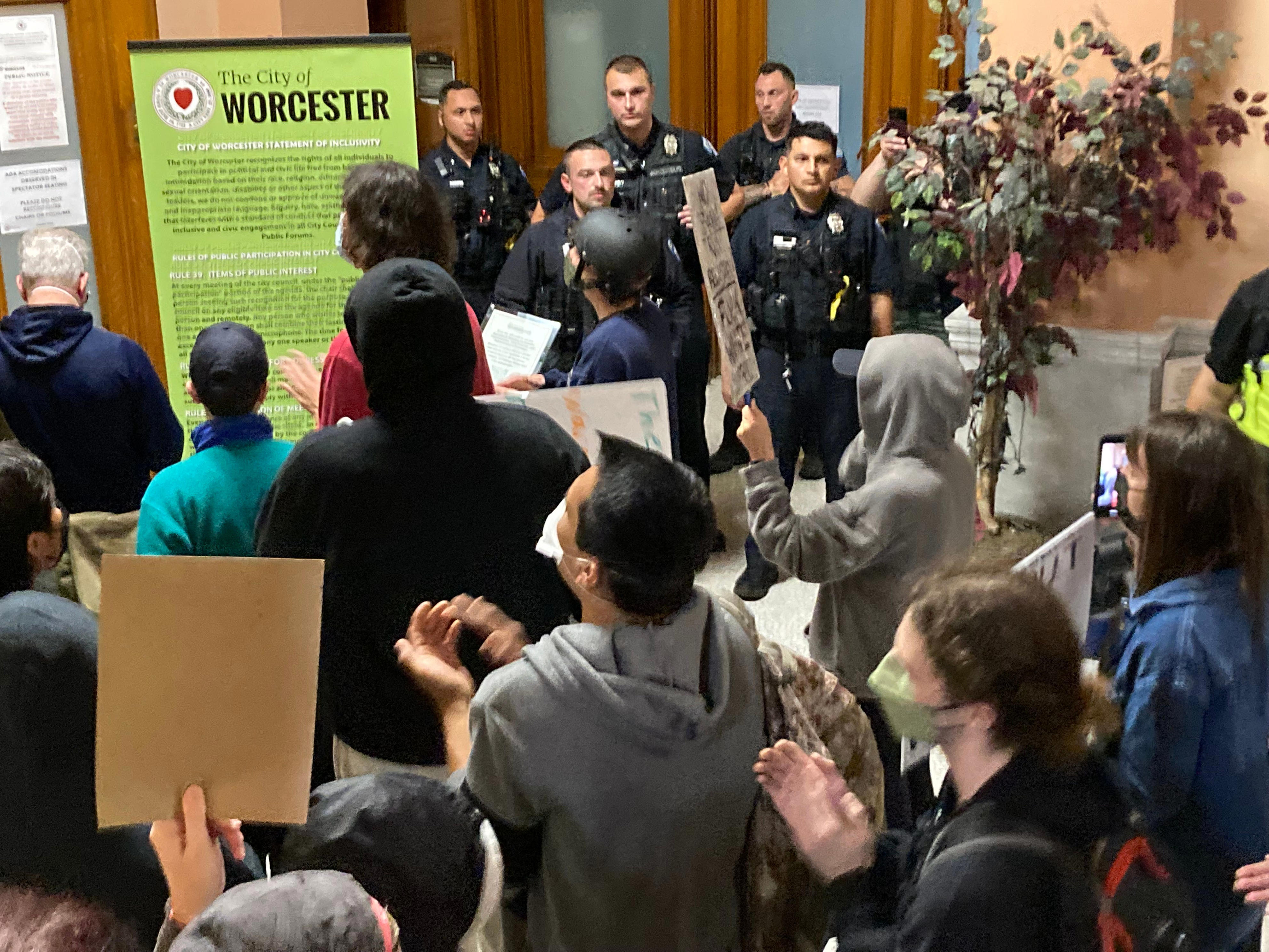 ICE protesters bring Worcester City Council meeting to a halt ...