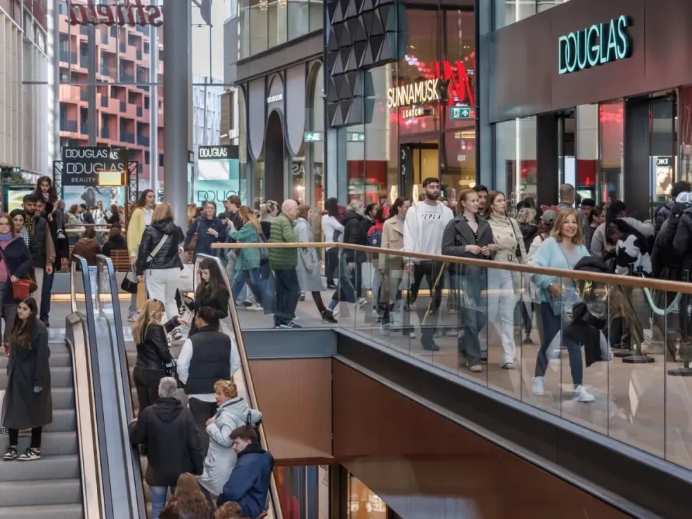 Stitch Fix's Forecast Bump After Strong Q3 Print Lifts Shares And ...