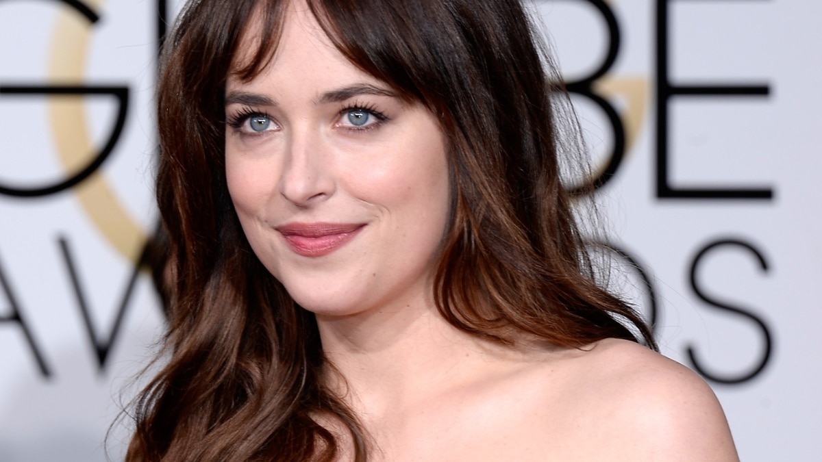 Dakota Johnson Reveals Sandra Bullock Reached Out After Her Razzie Win ...