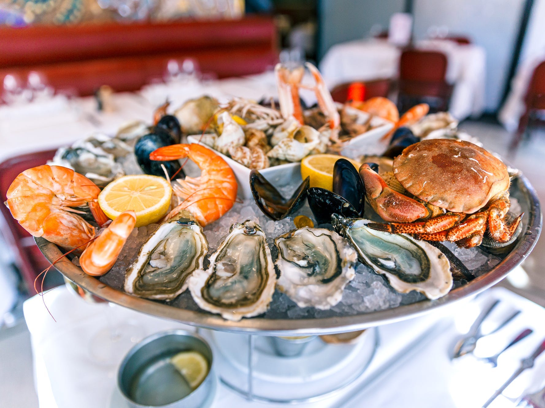 3 red flags to look out for at a seafood restaurant, according to a top ...