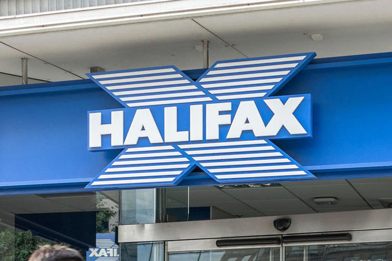 Halifax issues statement as customer says ISA deposits 'keep being ...