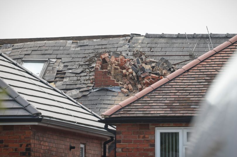 'Earthquake-like' Derby explosion leaves residents on street and kids ...