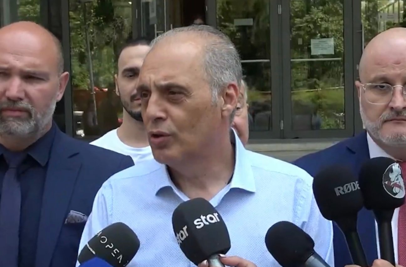 Κυριάκος Βελόπουλος: Η ΝΔ και οι διάφοροι φραπέδες ακόμα χειροκροτούν!