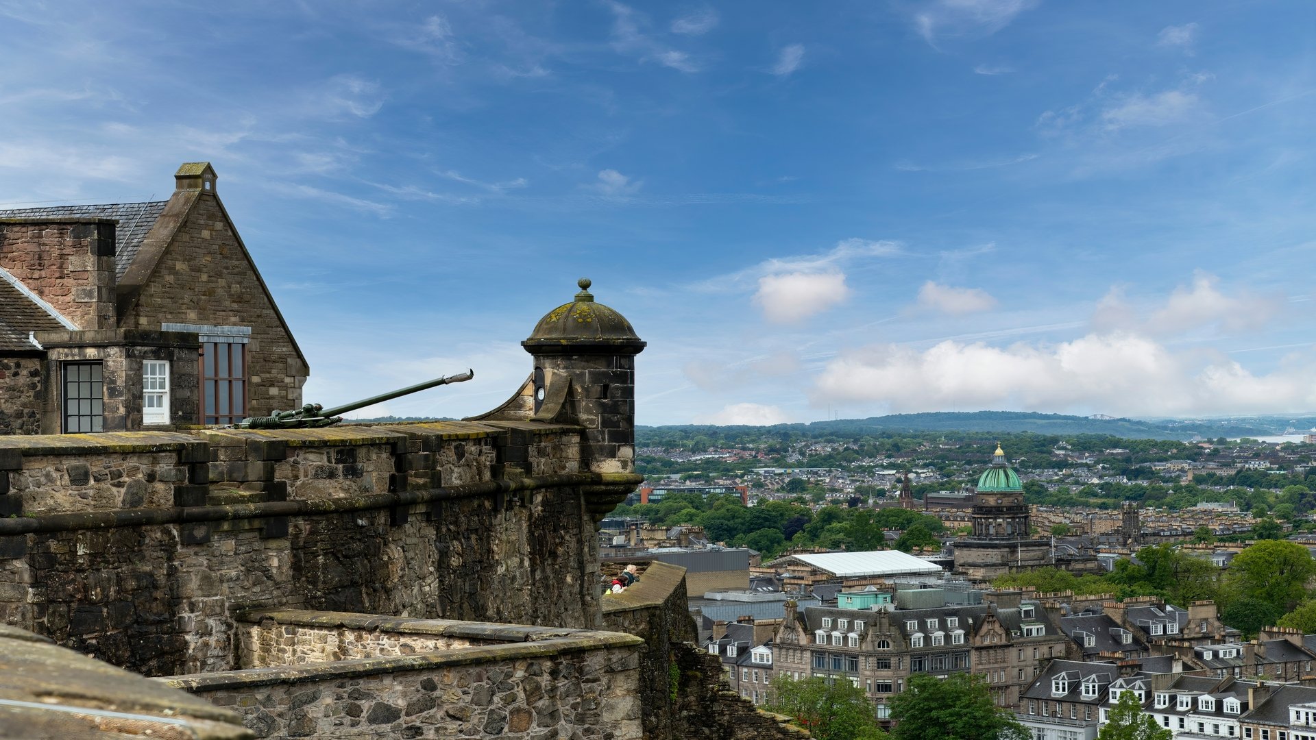 This Netflix British crime series set in the cobbled streets of ...