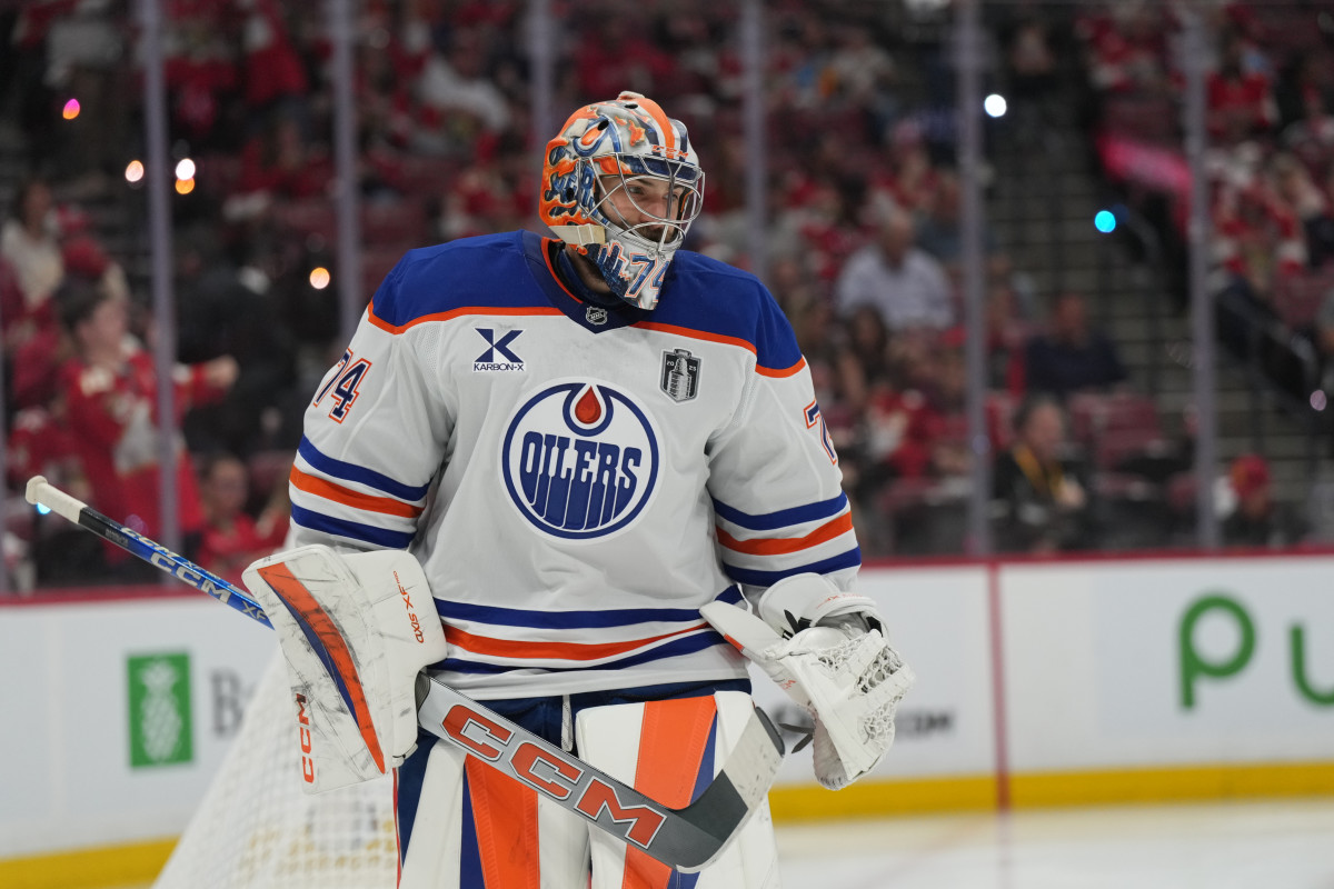 Oilers Coach Addresses Game 4 Goalie Change After Blowout Loss