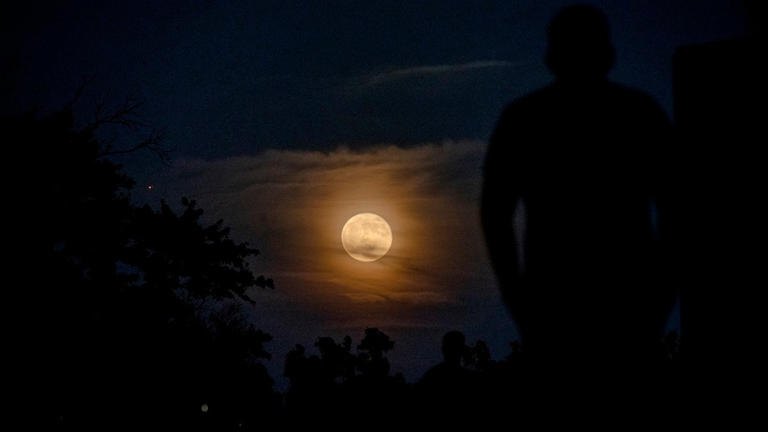 Strawberry Moon to rise tonight: Don't miss watching it for this reason