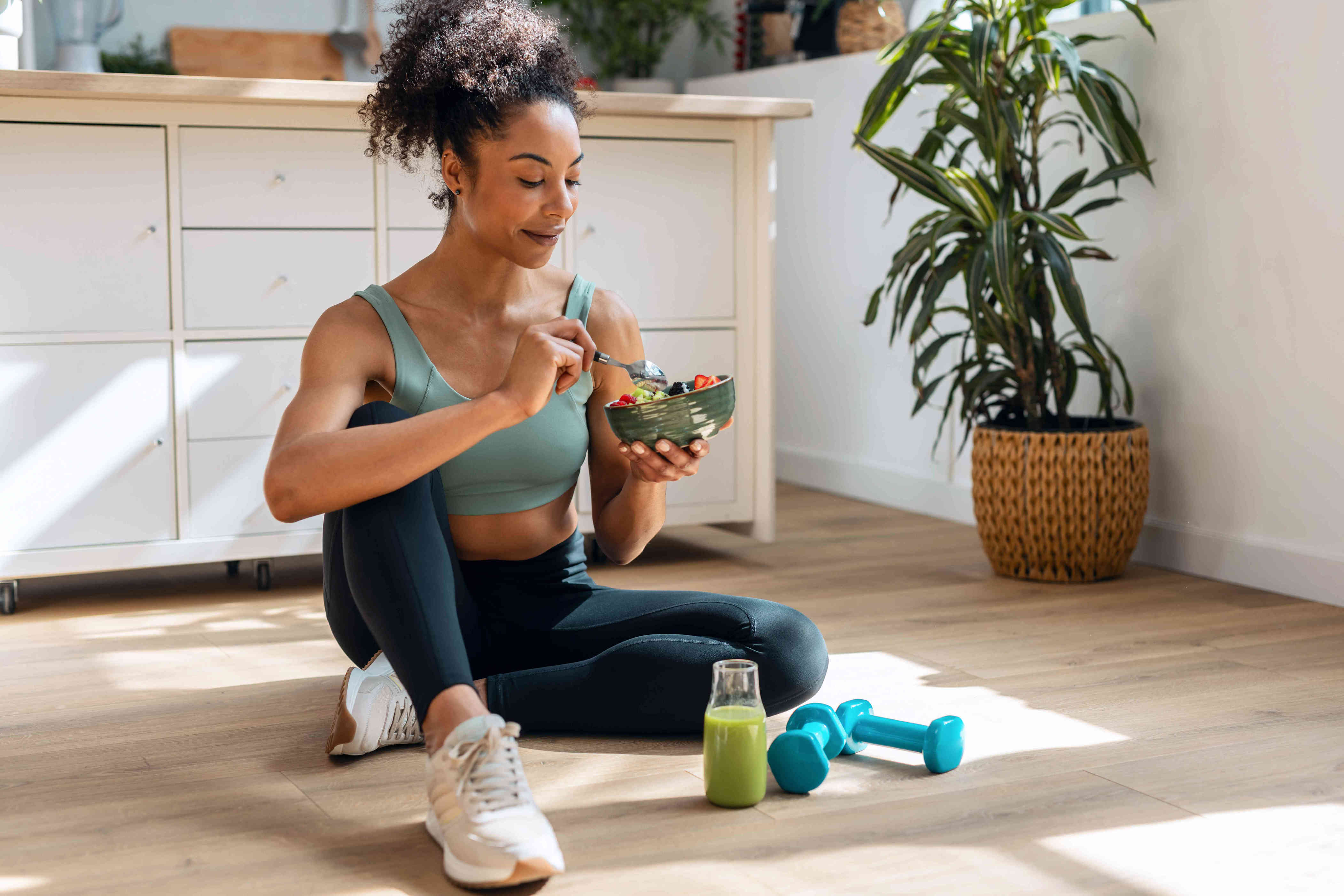 How To Build Muscle Effectively While in a Calorie Deficit, Plus Tips