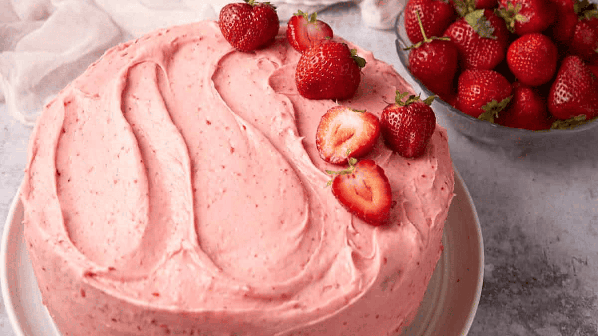 If You Bring These 30 Fresh Fruit Desserts, Be Ready to Share the Recipe