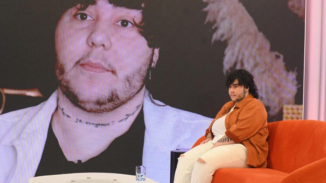 Marta é uma mulher com barba e virou estrela nas redes sociais