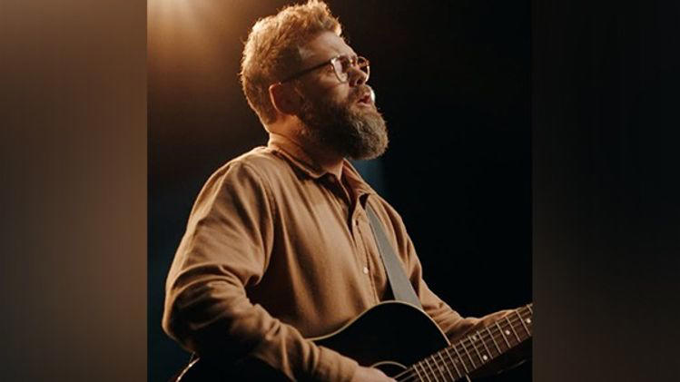 ‘Let Her Go' singer Passenger to debut in India with three-city tour