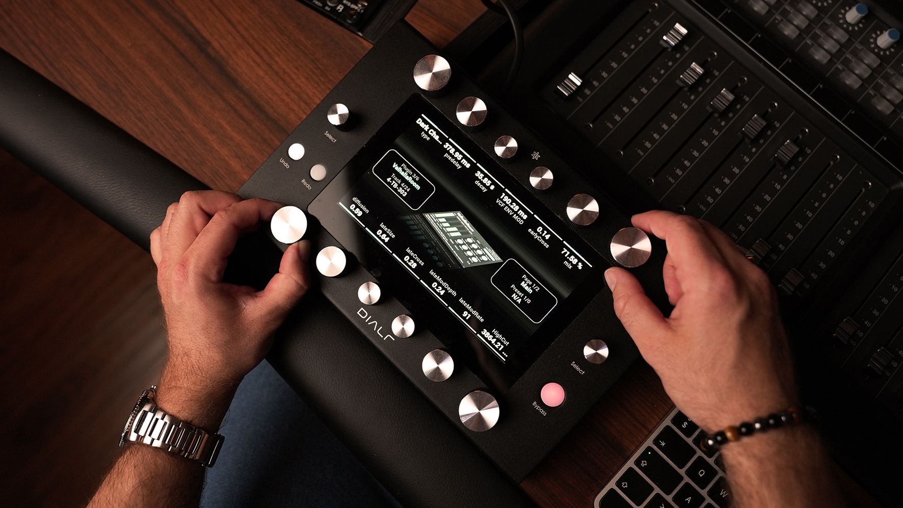 This “world’s first” AI-powered plugin controller could take the ...
