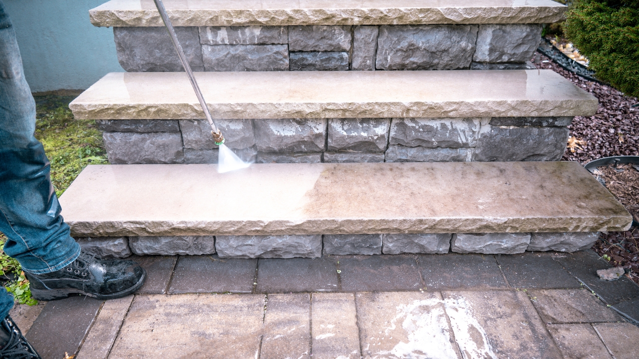 10 Tricks That Quietly Improve Curb Appeal Without a Big Budget
