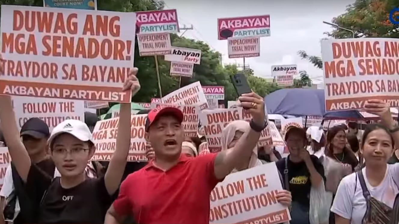 Pro-impeachment groups protest Senate move to return raps to House