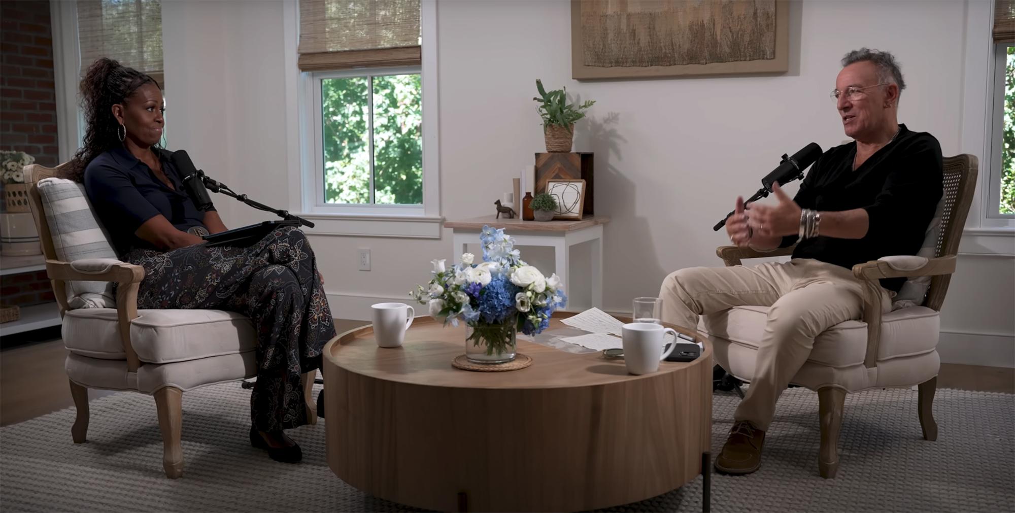 Barack and Michelle Obama lean on A-list couple for relationship advice ...