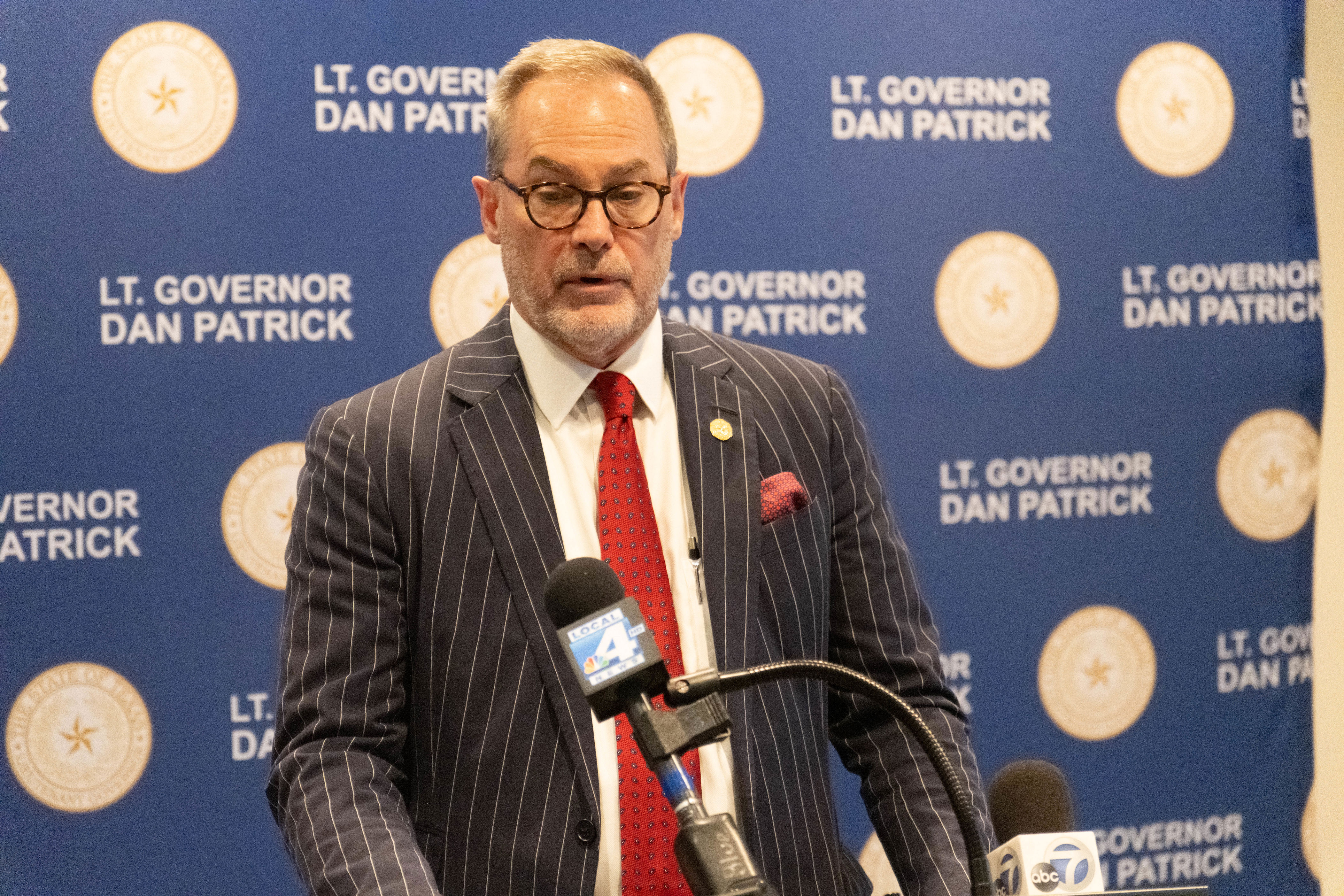 Dan Patrick highlights conservative wins, defends Ten Commandments bill in Amarillo