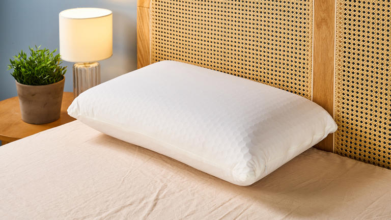 Expert reveals the 10-minute bedroom decluttering task that's like a ...