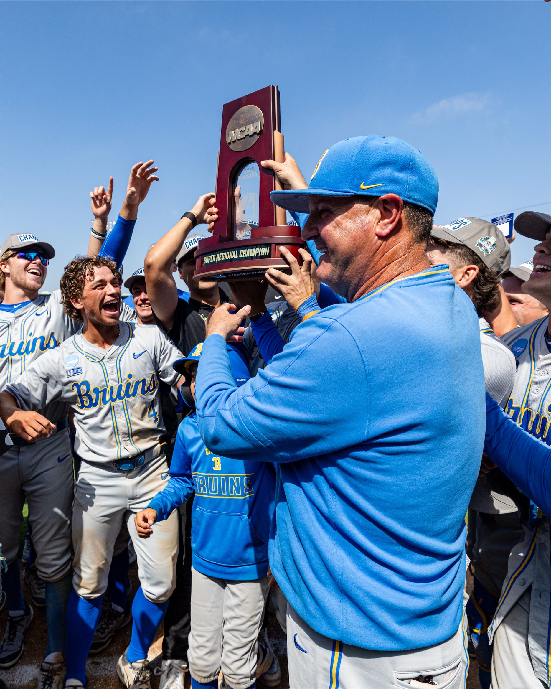 UCLA baseball beats Murray State in Game 1 of College World Series