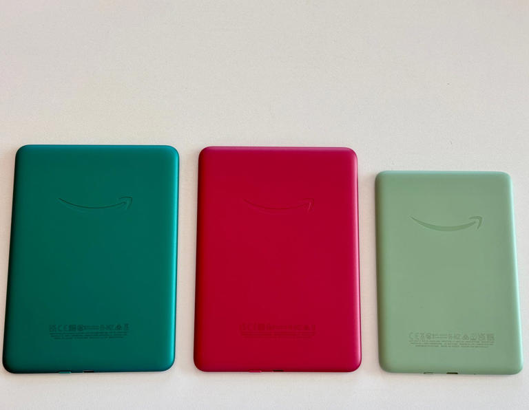 Kindle vs. Kindle Paperwhite: Which One Is Worth Your Money?