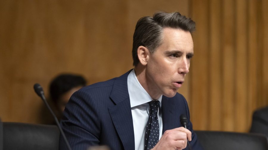 Hawley challenges Democrats over bipartisan RECA language in ‘big ...